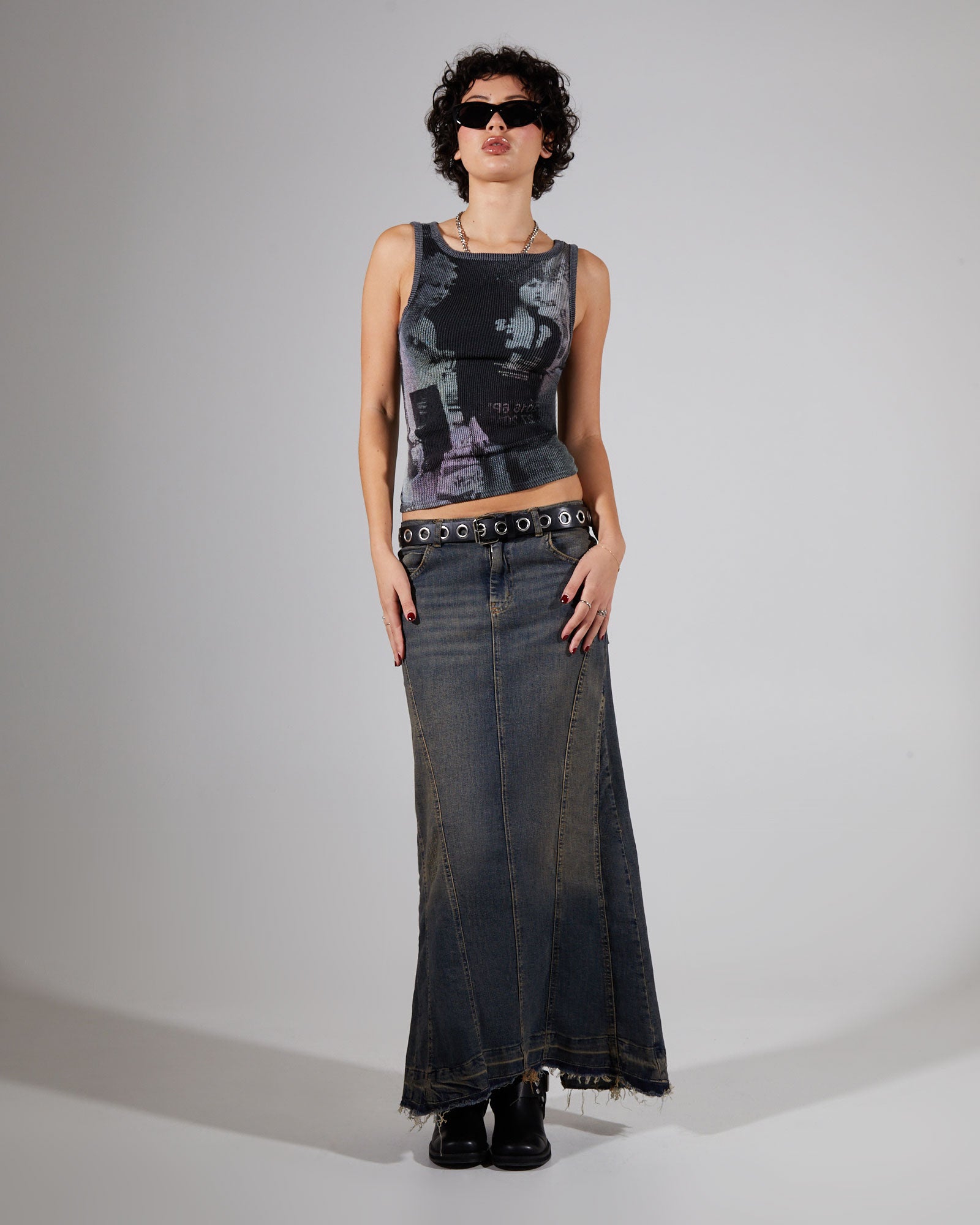 BDG Seamed Tint Denim Midi Denim Skirt – General Pants Co.