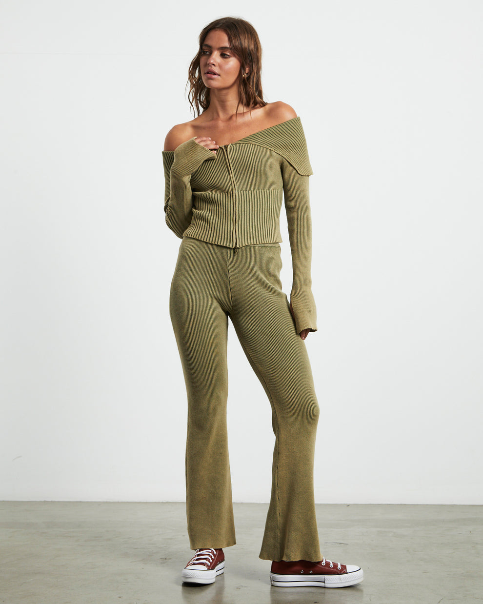 Angelique Acid Wash Rib Soft Flare Pant in Khaki – General Pants Co.